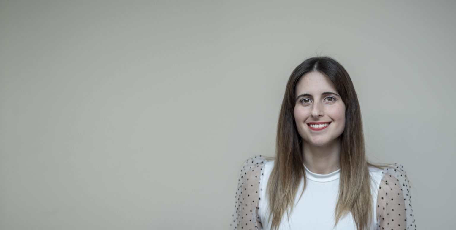 Ana Sánchez Bes, escritora de la obra "La casa de muñecas" | Elescritor.es