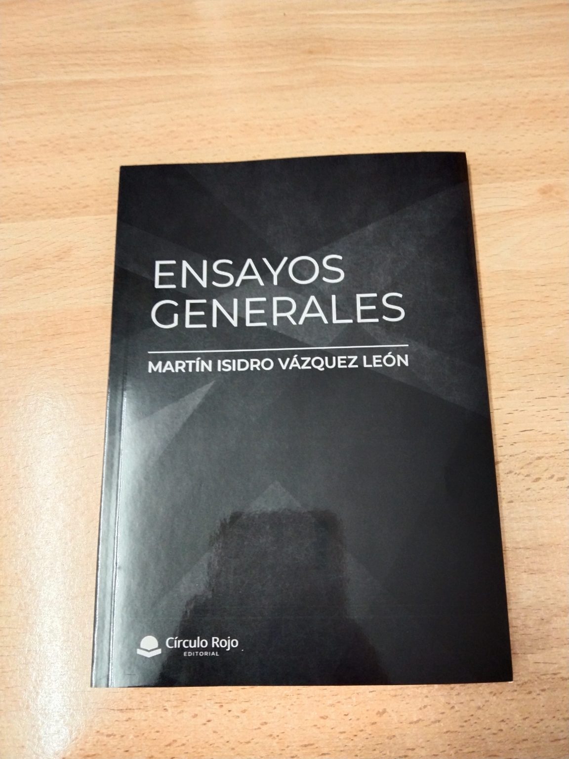 El escritor Martín Isidro Vázquez León, con más de una veintena de ...